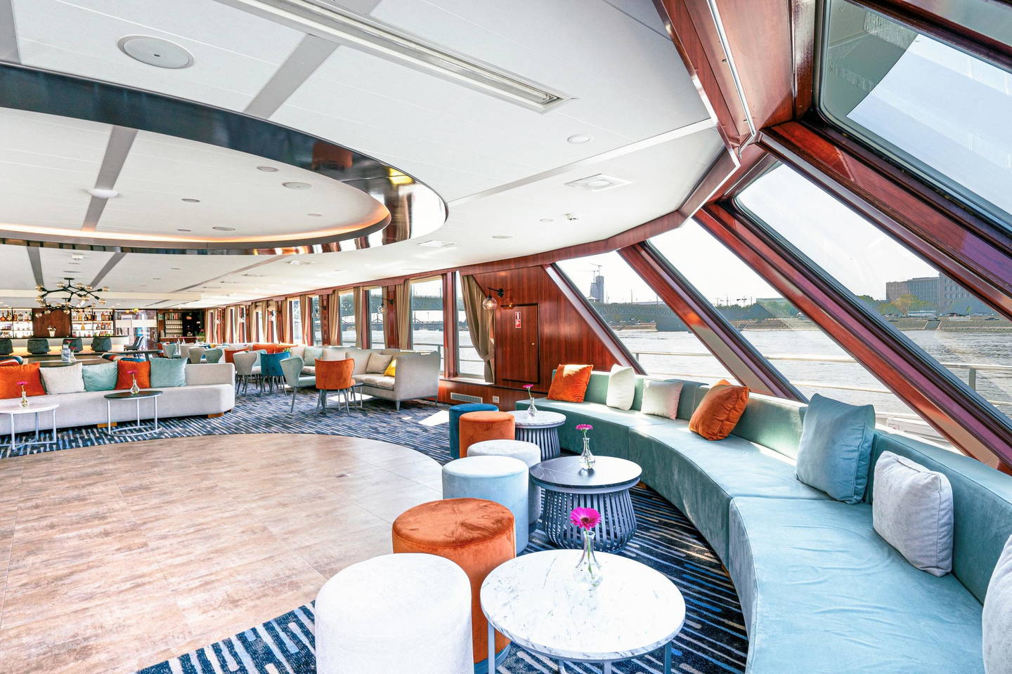 MS Vivienne – Escape Travel